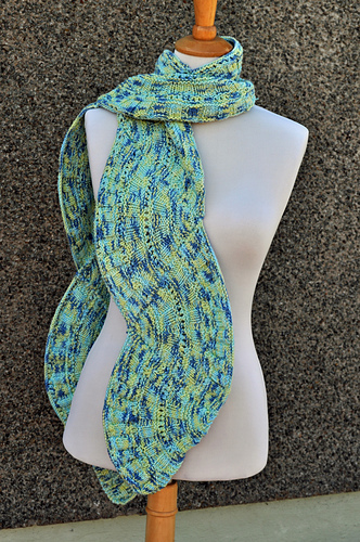 Ravelry: Scallop Scarf pattern by Bernat Design Studio