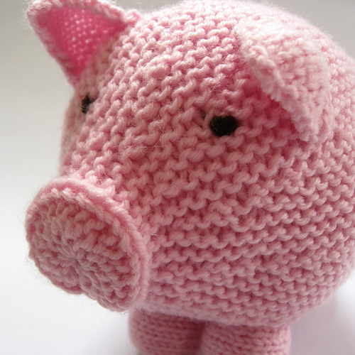 Ravelry: Round Pig pattern by Clare Doornbos