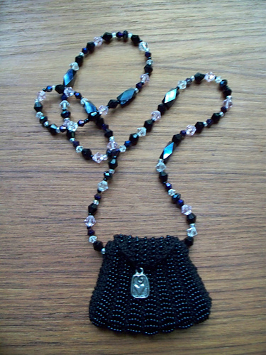 Ravelry: Beaded Amulet Bag pattern by Susan Rainey