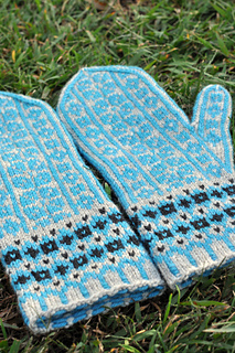 Ravelry: zigzagstitch's Holly Jean Mittens