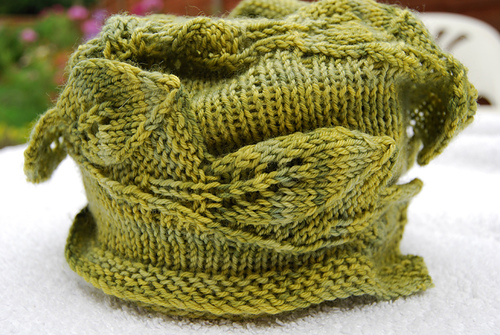 Ravelry: Cedar Leaf Shawlette pattern by Alana Dakos