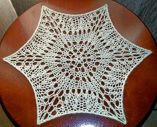 Ravelry: Rondeau Small Lace Doily pattern by Linda Browning