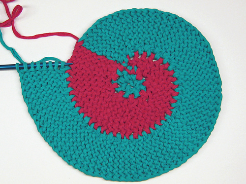 Ravelry: Flat-Lashed Spiral Rag Rug pattern by Rebecca Hudson