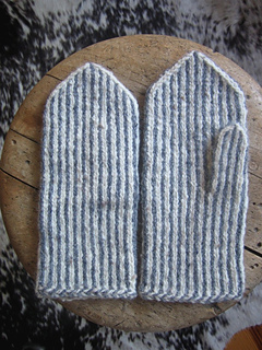 Ravelry: Quick mitt in two-strand knitting pattern by Sheila McGregor