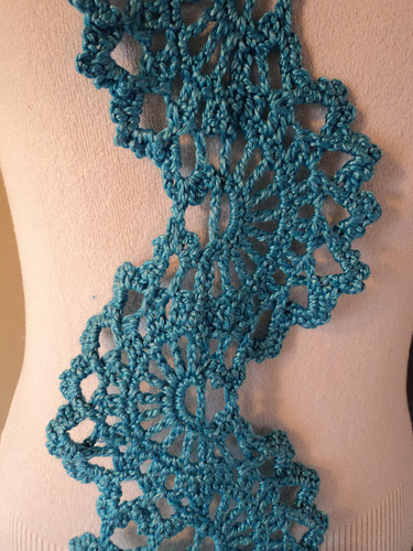 Ravelry: Victoria Scarf pattern by Robyn Chachula