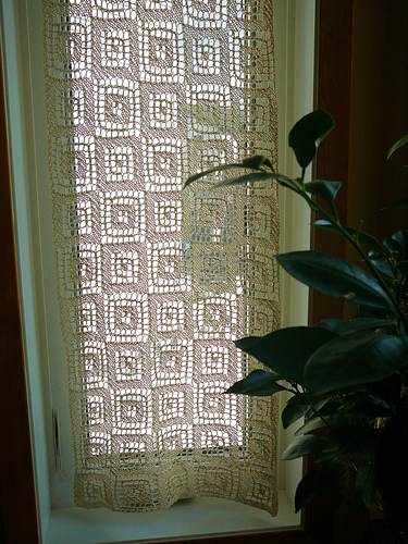 Ravelry: Blocks-in-Blocks Curtain pattern by Lien Lu