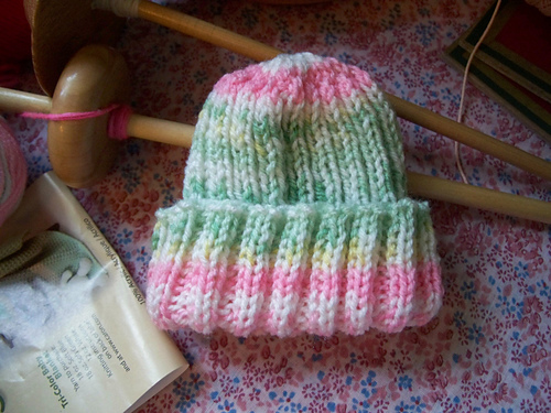 Ravelry: Stretchy Ribbed Newborn Hat - In the Round pattern by Sandy Davis