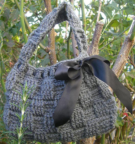 Ravelry: Basket Stitch Bag pattern by Clare Blowers