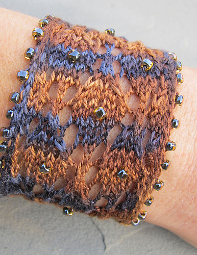 Ravelry: Beaded Cuffs pattern by Laura Nelkin
