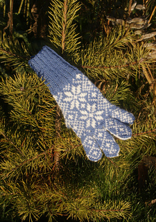 Ravelry: Hansker Design 3 pattern by Smevik Design