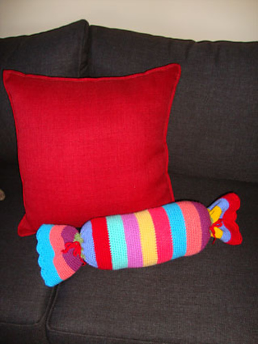 Ravelry: Candy cushion pattern by Sucrette