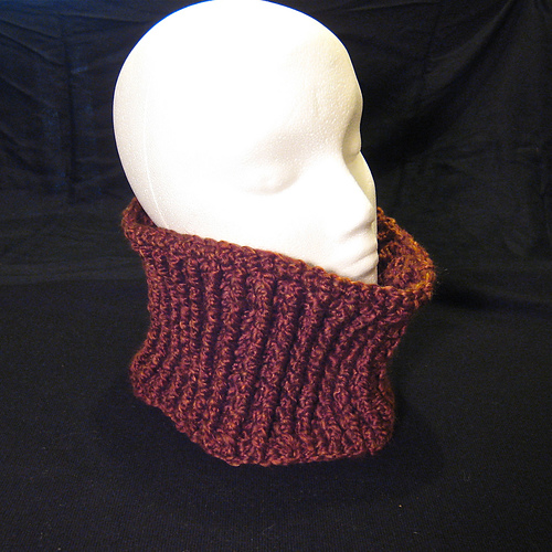 Ravelry: Simplify Ribbed Cowl pattern by Elizabeth Peat