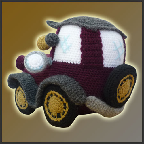 Ravelry: Classic Car pattern by Paola Navarro
