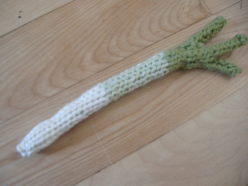 Ravelry: Spring Onion or Baby Leek pattern by Lana Stewart