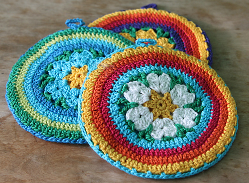 Ravelry: Disc-Disc pattern by Sara Delaney