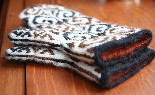 Ravelry: ItalianDishKnits' Leta's Walking Mitts