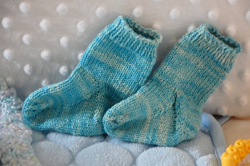 Ravelry: baby socks pattern by Esther Bultitude