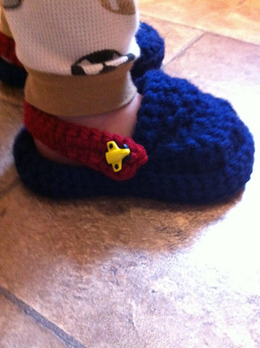 Ravelry: Toddler Crocs pattern by purrlyKnits