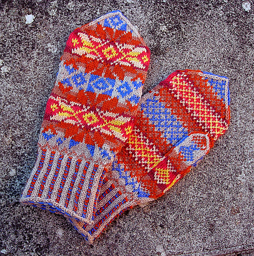 Ravelry: Mittens pattern by Alice Starmore