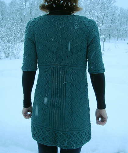 Ravelry: # 22 Diamond patterned tunic pattern by Elisabeth Plauert