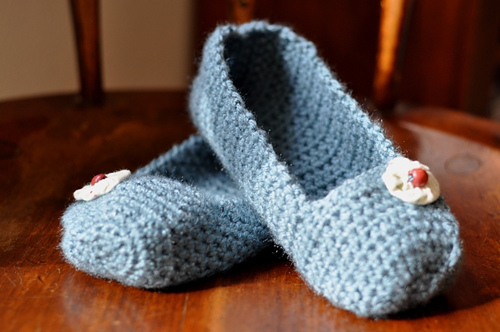 Ravelry: Cross Over Toe Ballet Slippers pattern by Laura Hooker