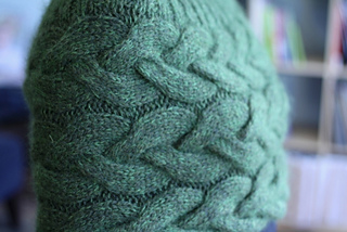Ravelry: jamibee's Braided Cable Hug