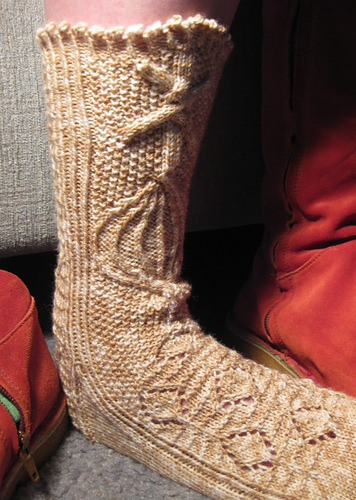 Ravelry: Lantern Socks pattern by Star Athena