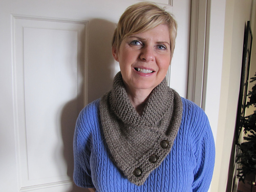 Ravelry: Shawl Collared Cowl pattern by Alana Dakos