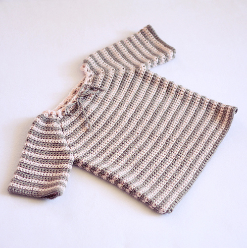Ravelry: Raglan Baby Sweater pattern by Mon Petit Violon