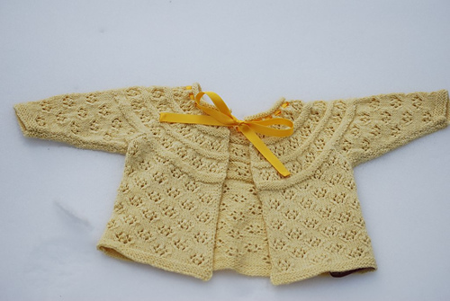 Ravelry: Rosa Hemdchen mit Rundpasse pattern by Burda Design Team