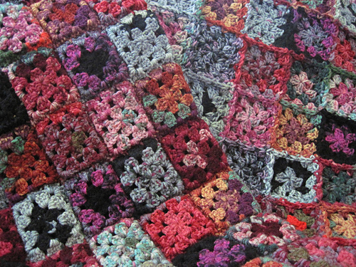 Ravelry: wiLDaBoUtCoLoR's DiAGoNaL GraNNy SqUArE AfGHaN