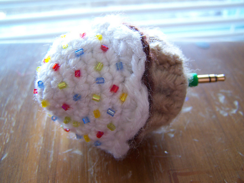 Ravelry: Ear Bud Cupcake pattern by Allena Williams