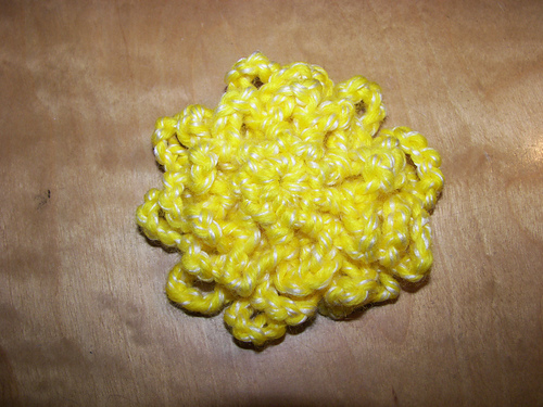 Ravelry: Little Loopy Flower pattern by Anna Bushong