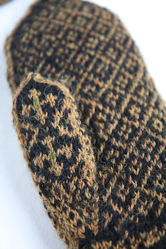 Ravelry: ItalianDishKnits' Mittens for Mary