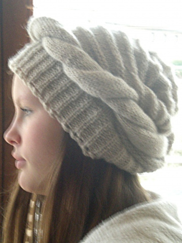 Ravelry: Lolotte's bonnette pattern by Florence Georges
