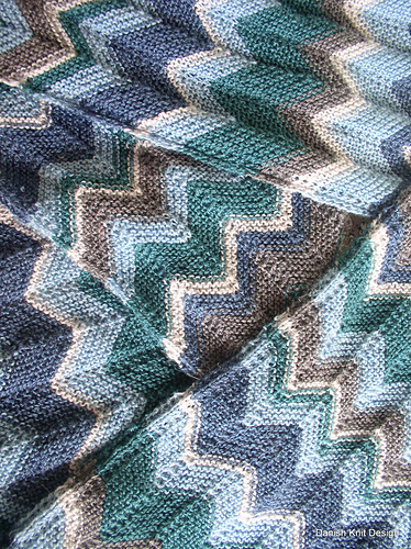 Ravelry: CHEVRON Reversible striped Scarf pattern by Charlotte Kirkholt