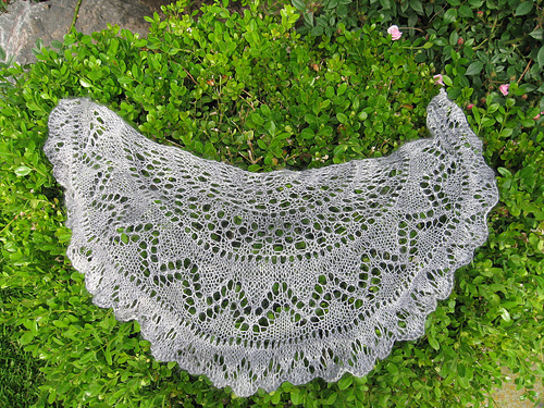 Ravelry: Graceful Curve, Shawl pattern by Mary Triplett