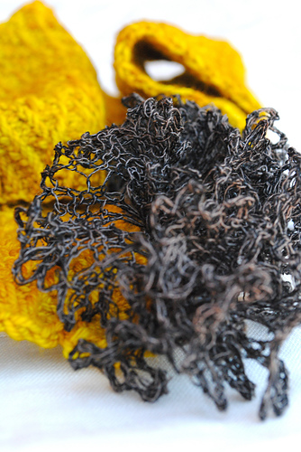 Ravelry: Ruffled Ascot Revisited pattern by Grace Akhrem