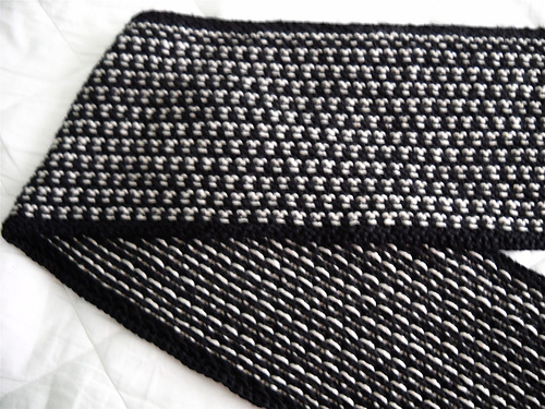 Ravelry: Two-Color Mosaic Scarf pattern by Gale Ulvang