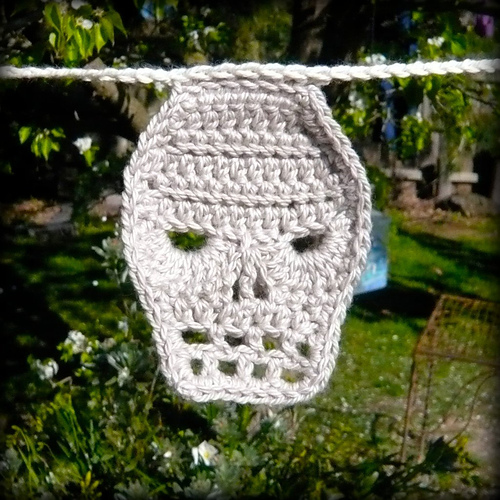 Ravelry: Skull Motif pattern by Shara Made