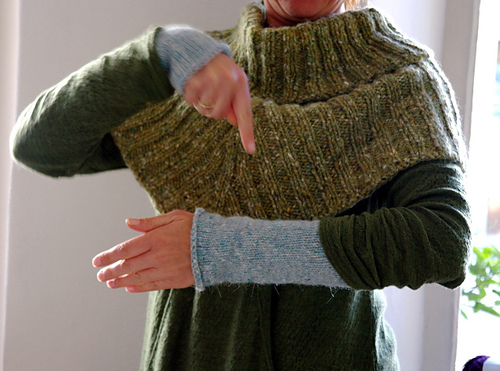 Ravelry: Shoulder Cape pattern by Debbie Bliss