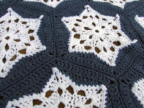 Ravelry: Starry Night Throw pattern by Leonie Morgan
