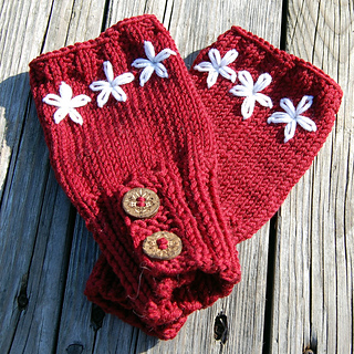 Ravelry: Fingerless gloves with flower embroidery pattern by Anniki Leppik