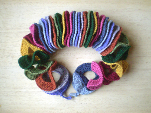 Ravelry: Ring Garland pattern by Frankie Brown