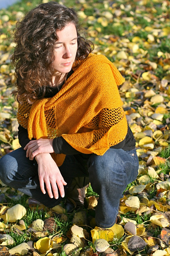 Ravelry: Flama pattern by Carol Feller