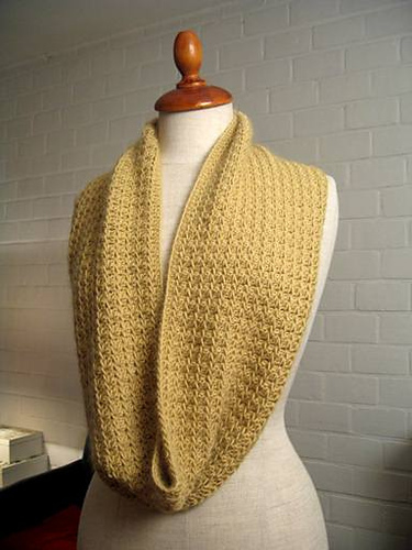Ravelry: Soft Stitch Cowl pattern by Elizabeth Pardue