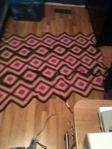 Ravelry: Blueberry/Raspberry Ripple Throw pattern by Vicki Marshall