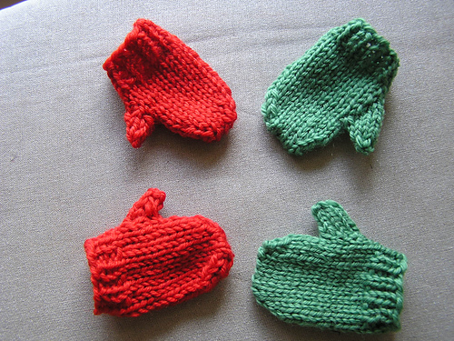 Ravelry: Easy Doll Mittens for 18" dolls pattern by Kristina Schmidt