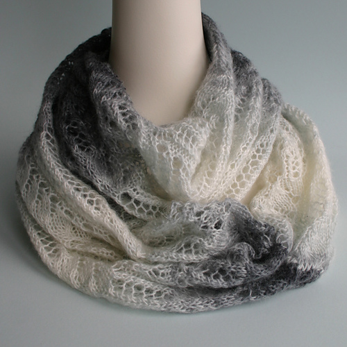 Ravelry: Lizella's 12-02-07 - Classic Frost Flower lace cowl