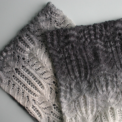 Ravelry: Lizella's 12-02-07 - Classic Frost Flower lace cowl